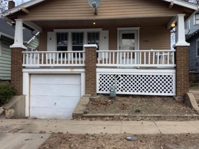 4 Br, 1 bath, Single Family 520 SW 5th St