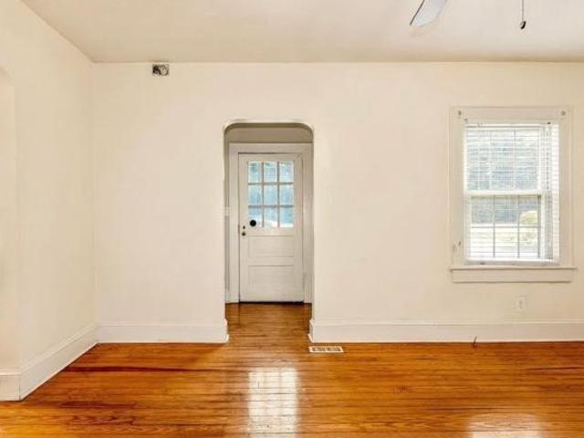 4 Br, 1 bath, Single Family 6590 Cliffdale Rd