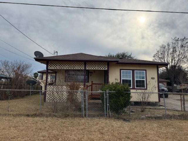 4 Br, 1 bath, Single Family 605 Mission