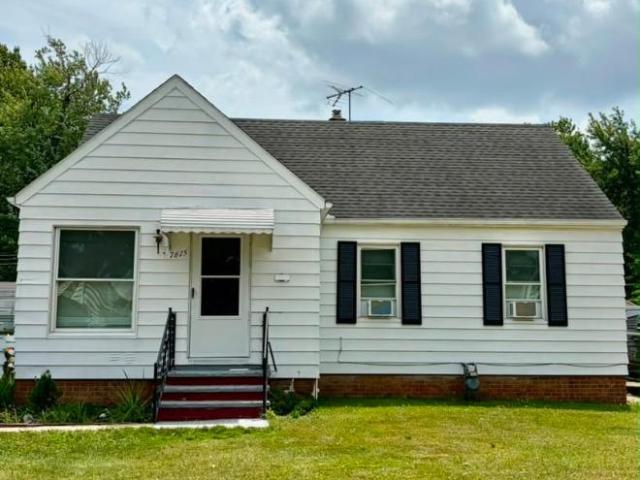 4 Br, 1 bath, Single Family 7615 Kenilworth