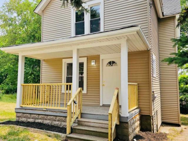 4 Br, 1 bath, Single Family 77 Kent Ct