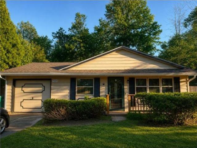 4 Br, 1 bath, Single Family 7004 Roe Blvd