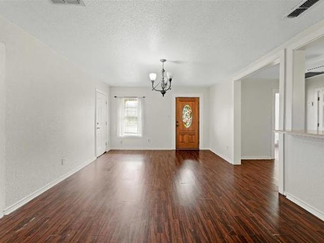 4 Br, 1 bath, Single Family 709 S Munger Boulevard