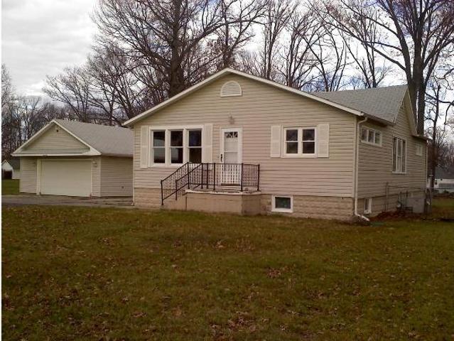 4 Br, 1 bath, Single Family 710 W Robb Ave