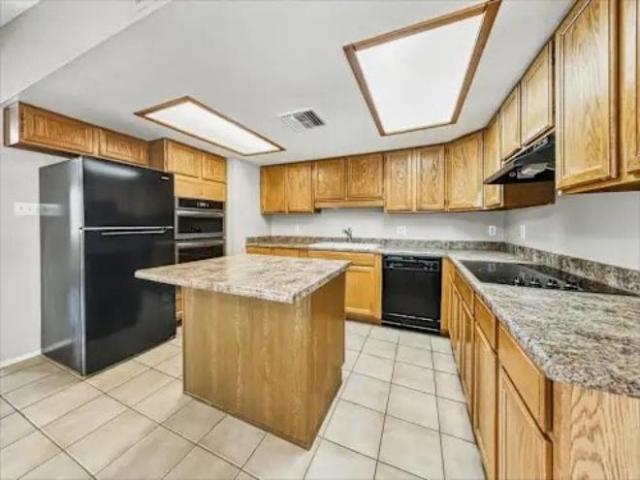 4 Br, 1 bath, Single Family 8831 W Northview Ave