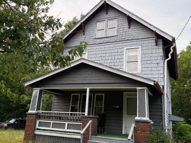 4 Br, 1 bath, Single Family 897 Peckham St