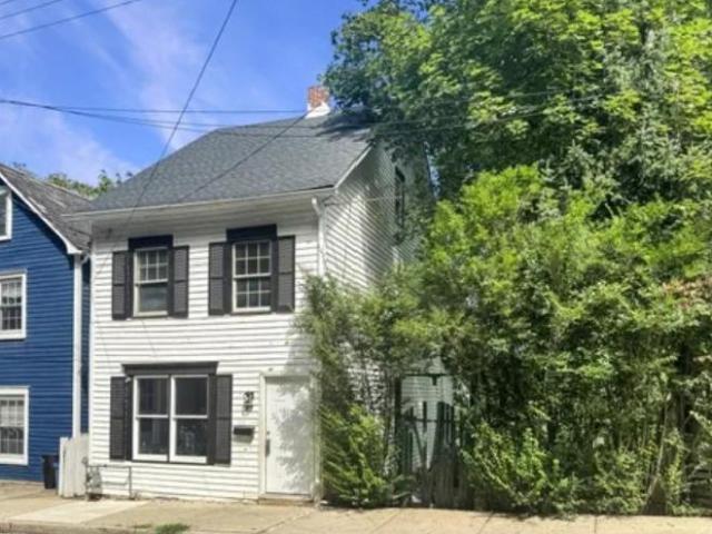 4 Br, 1 bath, Single Family 97 Morris St