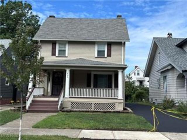 4 Br, 1 bath, Single Family 915 Nela View