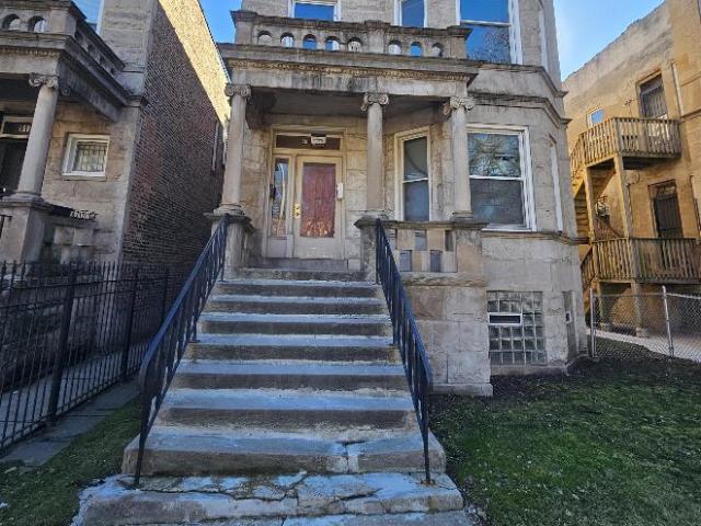 4 Br, 1 bath, Single Family 919 W Garfield Blvd