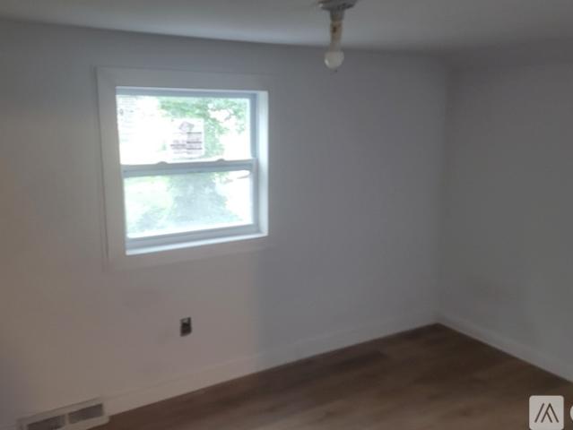 4 BR, 1 BA Apartment W Roswell Ave, Nedrow, NY 13120