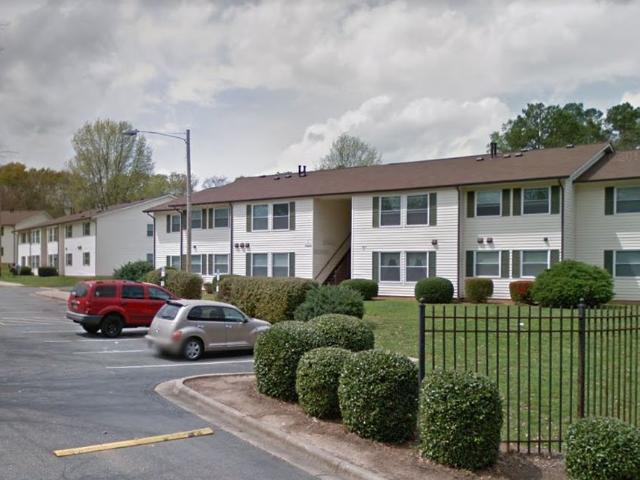 4 BR, 1 BA Apartment 1001 Farewell Drive, Gastonia, NC 28054