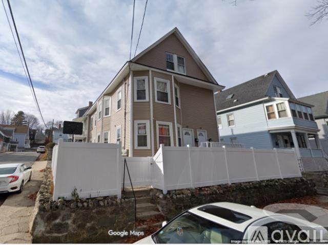 4 BR, 1 BA Apartment 10 12 Linden Street, Unit 3, Lawrence, MA 01841