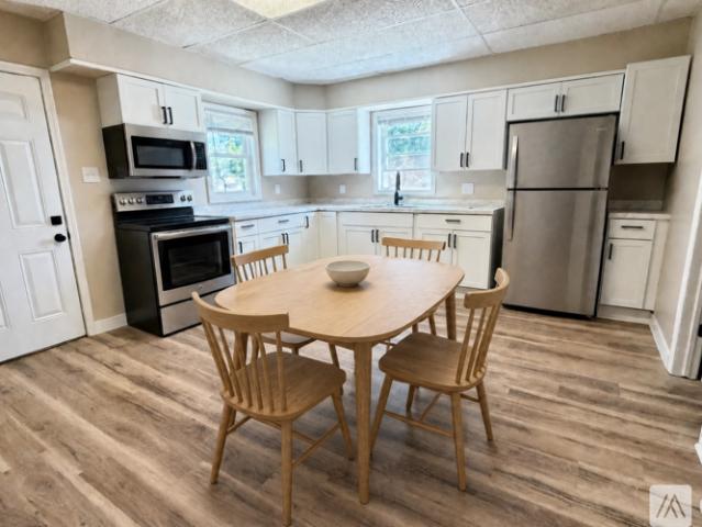 4 BR, 1 BA Apartment 1127 Broadway Ave, Unit N/A Lower unit, Sheboygan, WI 53081