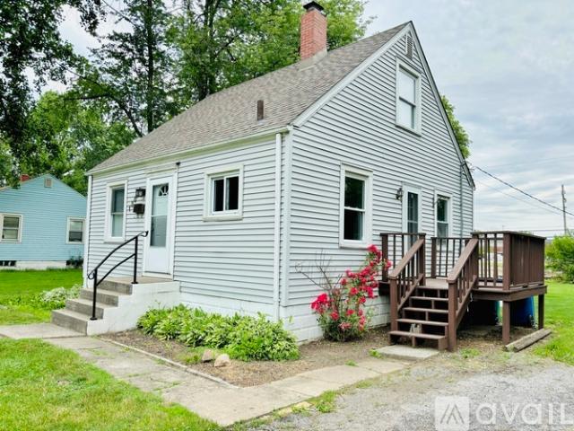 4 BR, 1 BA Apartment 1205 Sycamore Street, Crown Point, IN 46307