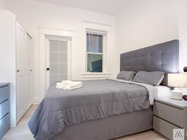 4 BR, 1 BA Apartment 1343 C St, Unit 9B, San Diego, CA 92101
