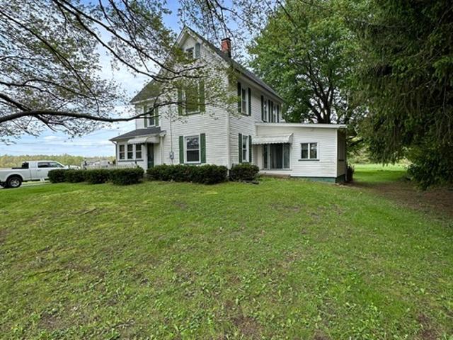 4 BR, 1 BA Apartment 2445 Newton Tomlinson Rd, Newton Falls, OH 44444