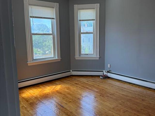 4 BR, 1 BA Apartment 252 East Cottage Street, Boston, MA 02125