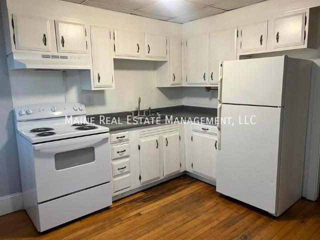 4 BR, 1 BA Apartment 263 Union St Unit, Bangor, ME 04401