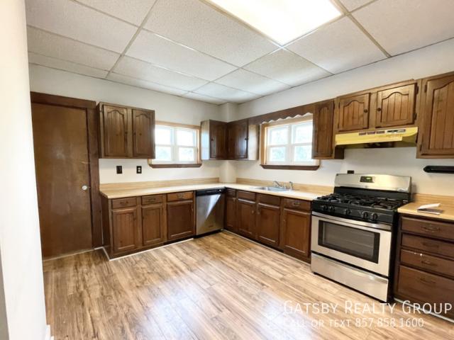 4 BR, 1 BA Apartment 26 Harbor View St Boston, MA 02125