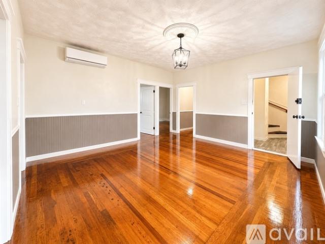 4 BR, 1 BA Apartment 288 Division Street, Unit 1 First Floor, Fall River, MA 02721