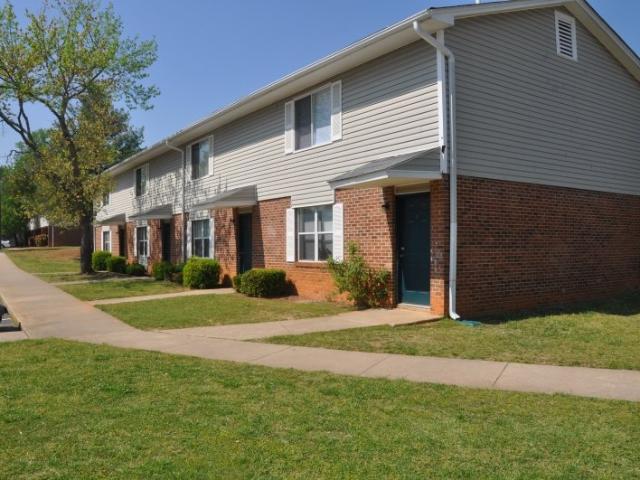 4 BR, 1 BA Apartment 200 Ashe Drive, Greenville, SC 29617