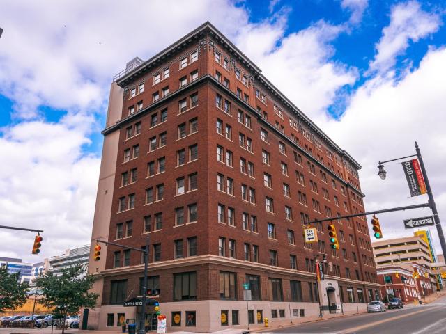 4 BR, 1 BA Apartment 200 Ionia Avenue Northwest Unit 403 3, Grand Rapids, MI 49503