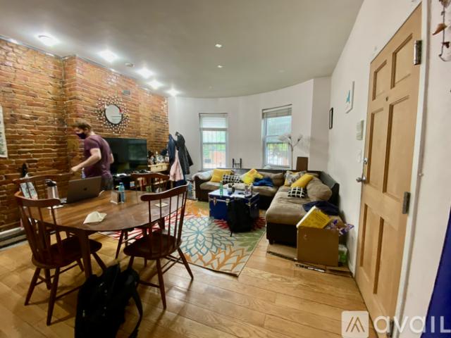 4 BR, 1 BA Apartment 204 Northampton St, Unit 1, Boston, MA 02118