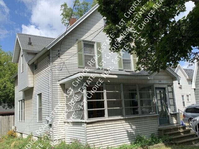 4 BR, 1 BA Apartment 208 Bingham St, Lansing, MI 48912