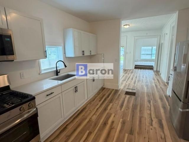 4 BR, 1 BA Apartment 209 S Kaley St, South Bend, IN 46619