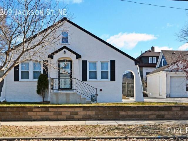 4 BR, 1 BA Apartment 2209 Jackson St. NE, Minneapolis, MN 55418