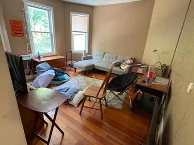 4 BR, 1 BA Apartment 22 Fisher Ave, Unit 3, Boston, MA 02120