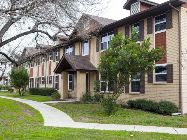 4 BR, 1 BA Apartment 2330 Austin Highway, San Antonio, TX 78218