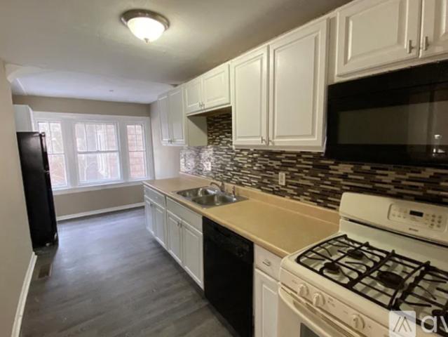 4 BR, 1 BA Apartment 3444 E Scarborough Rd, Unit back, Cleveland Heights, OH 44118