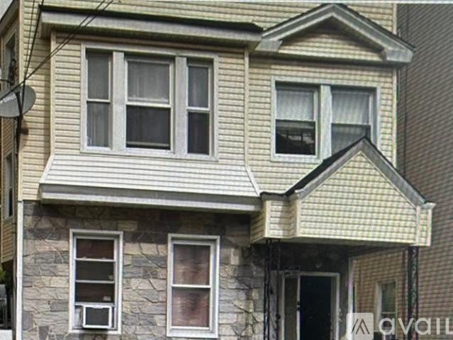 4 BR, 1 BA Apartment 375 6th Ave W, Unit 1, Newark, NJ 07107