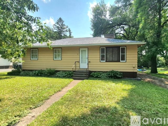 4 BR, 1 BA Apartment 38 1st St N, Waite Park, MN 56387