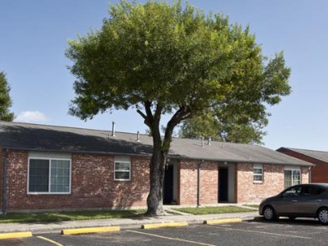 4 BR, 1 BA Apartment 301 Silver Ave, Donna, TX 78537