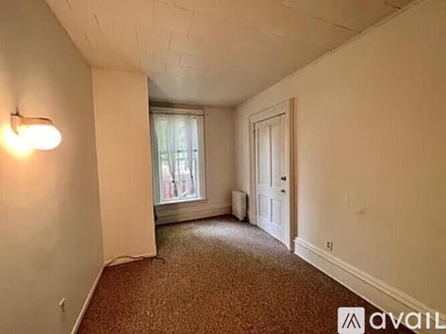 4 BR, 1 BA Apartment 315 E Maple St, Unit 3, River Falls, WI 54022