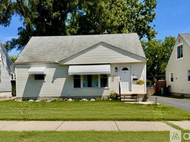 4 BR, 1 BA Apartment 331 South Chocolay Avenue, Clawson, MI 48017