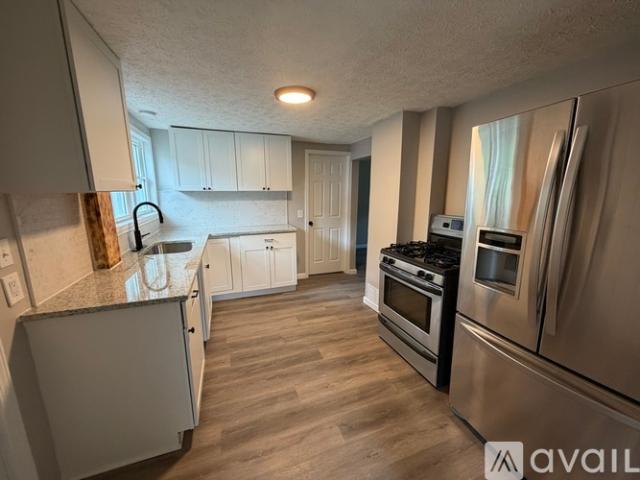 4 BR, 1 BA Apartment 474 S Prospect St, Ravenna, OH 44266