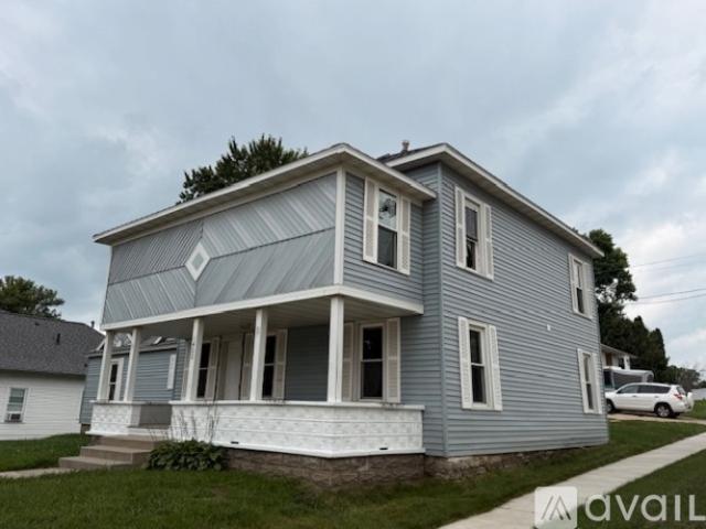 4 BR, 1 BA Apartment 400 South Main Street, Unit #1, Pine Island, MN 55963