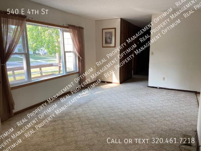 4 BR, 1 BA Apartment 540 E 4th St, Morris, MN 56267
