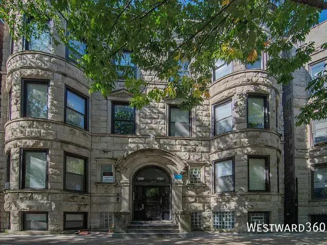 3 BR, 1 BA Apartment 5610 S Michigan Ave Chicago, IL 60637