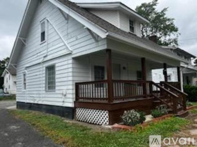 4 BR, 1 BA Apartment 580 Harrison Ave, Lima, OH 45804