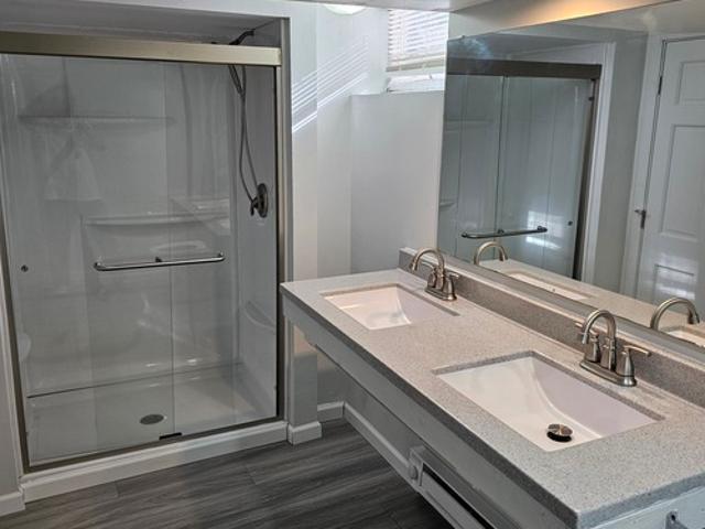 4 BR, 1 BA Apartment 655 S 7th Ave B, West Bend, WI 53095