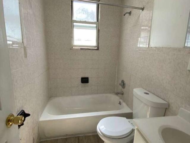 4 BR, 1 BA Apartment 67 Van Cortlandt Pk Ave, Yonkers, NY 10701