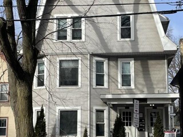 4 BR, 1 BA Apartment 834 E Gorham St, Unit 2, Madison, WI 53703