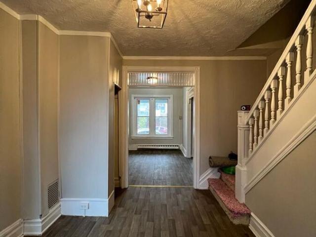 4 BR, 1 BA Apartment 913 North 6th Street, Allentown, PA 18102