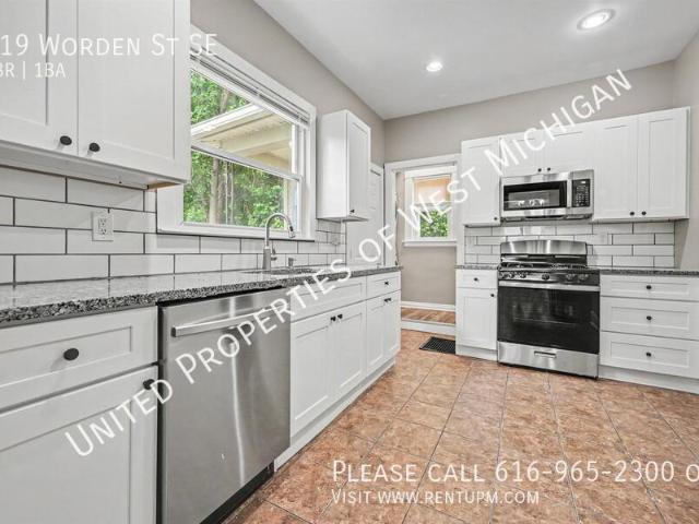 4 BR, 1 BA Apartment 919 Worden St SE, Grand Rapids, MI 49507