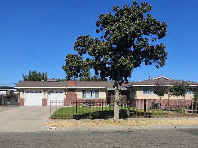 4 BR, 2.5 BA Apartment 2424 South Poppy Avenue, Fresno, CA 93706