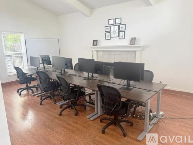 4 BR, 2.5 BA Apartment 10708 School House Lane, Austin, TX 78750
